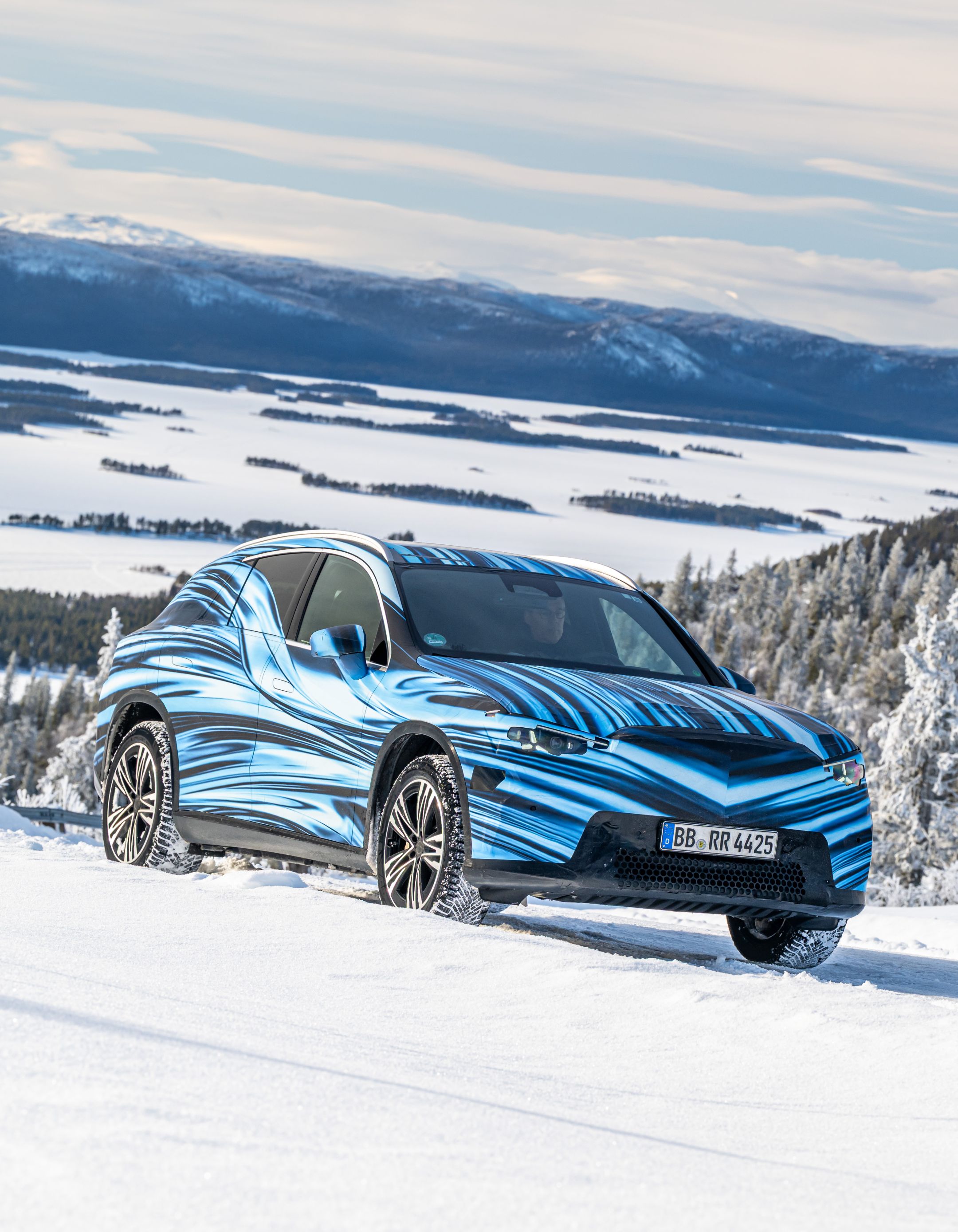 The all-new Mercedes-Benz GLC triumphs in extreme sub-zero tests ...